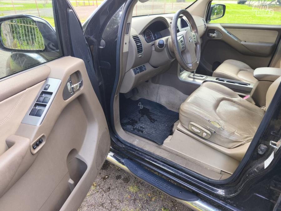 Nissan Pathfinder 2006 in Kaunas, with an engine capacity of 2.50 L and mileage of 256 thousand km for 2300 €, photo 14 on AUTOMOTO.COM.LV