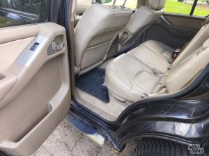 Nissan Pathfinder 2006 in Kaunas, with an engine capacity of 2.50 L and mileage of 256 thousand km for 2300 €, photo 16 on AUTOMOTO.COM.LV