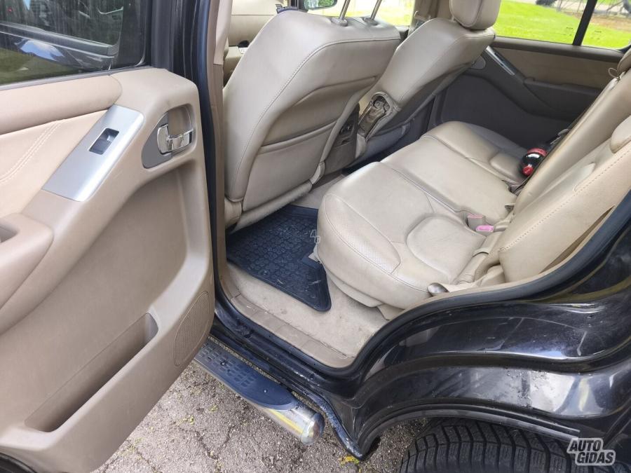 Nissan Pathfinder 2006 in Kaunas, with an engine capacity of 2.50 L and mileage of 256 thousand km for 2300 €, photo 16 on AUTOMOTO.COM.LV