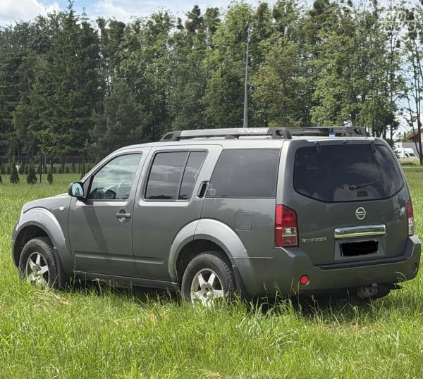 Nissan Pathfinder 2007 in Kaunas, with an engine capacity of 2.50 L and mileage of 293 thousand km for 4700 €, photo 3 on AUTOMOTO.COM.LV