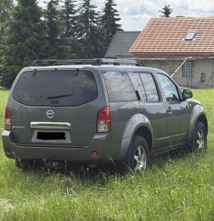 Nissan Pathfinder 2007 in Kaunas, with an engine capacity of 2.50 L and mileage of 293 thousand km for 4700 €, photo 6 on AUTOMOTO.COM.LV
