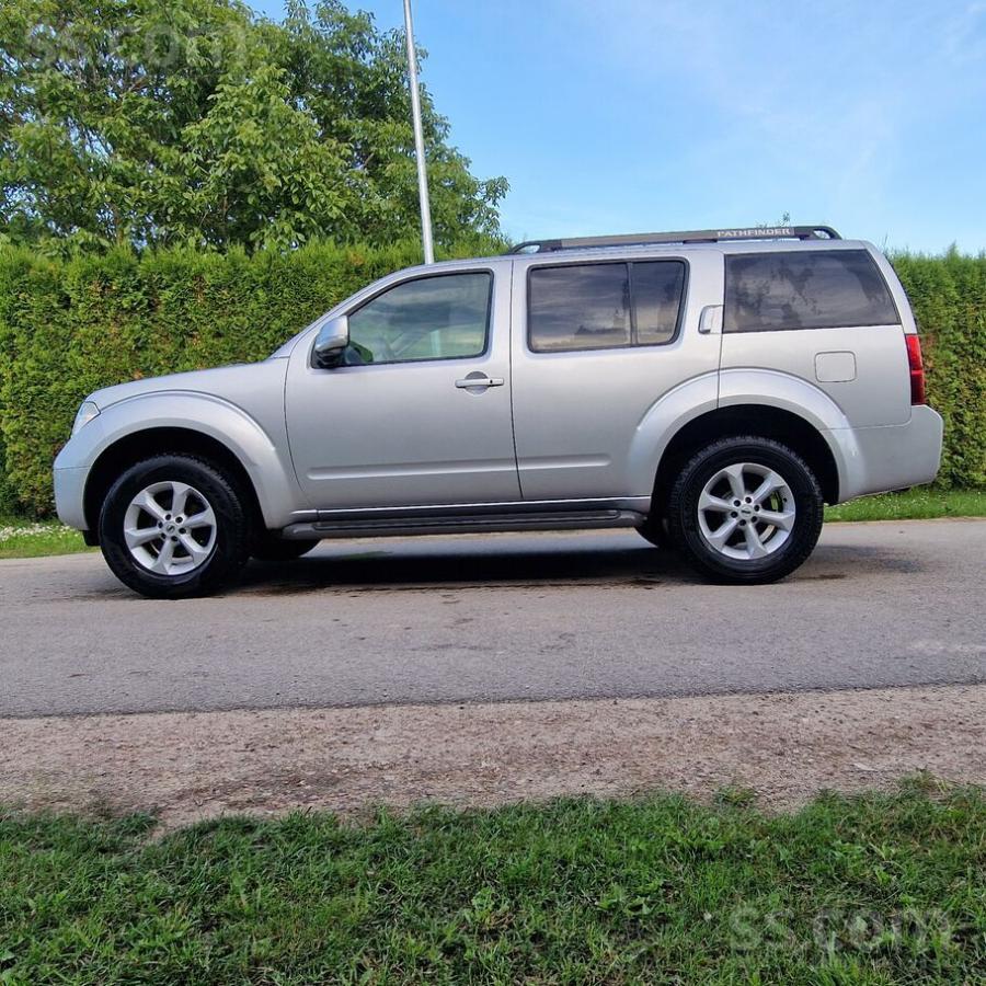 Nissan Pathfinder 2007 in Riga, with an engine capacity of 2.50 L and mileage of 260 thousand km for 5950 €, photo 5 on AUTOMOTO.COM.LV