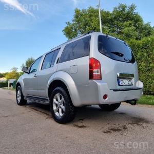 Nissan Pathfinder 2007 in Riga, with an engine capacity of 2.50 L and mileage of 260 thousand km for 5950 €, photo 6 on AUTOMOTO.COM.LV