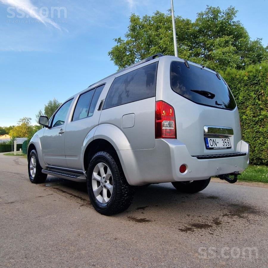 Nissan Pathfinder 2007 in Riga, with an engine capacity of 2.50 L and mileage of 260 thousand km for 5950 €, photo 6 on AUTOMOTO.COM.LV