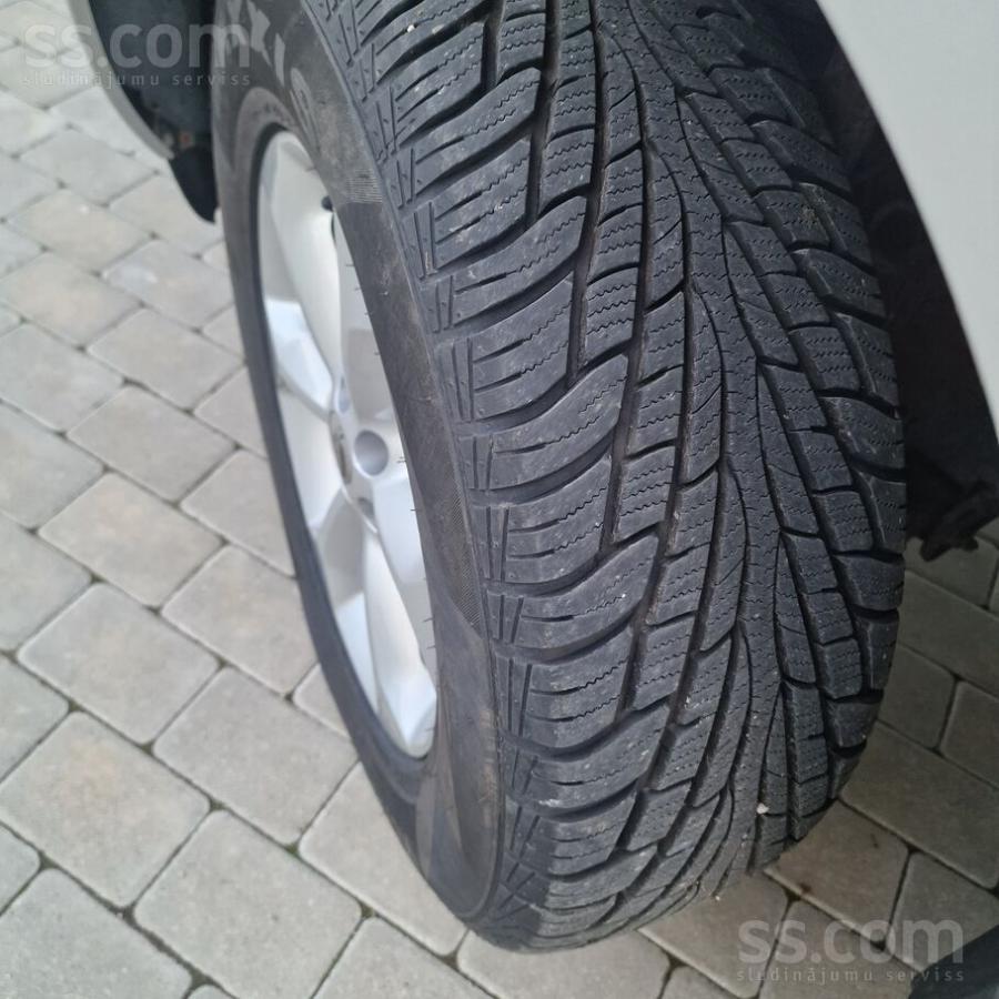 Nissan Pathfinder 2007 in Riga, with an engine capacity of 2.50 L and mileage of 260 thousand km for 5950 €, photo 19 on AUTOMOTO.COM.LV