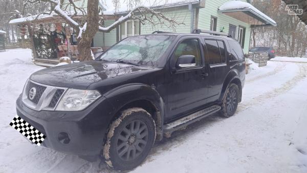 Nissan Pathfinder 2012 in Kaunas, with an engine capacity of 2.50 L and mileage of 380 thousand km for 7600 €, photo 2 on AUTOMOTO.COM.LV