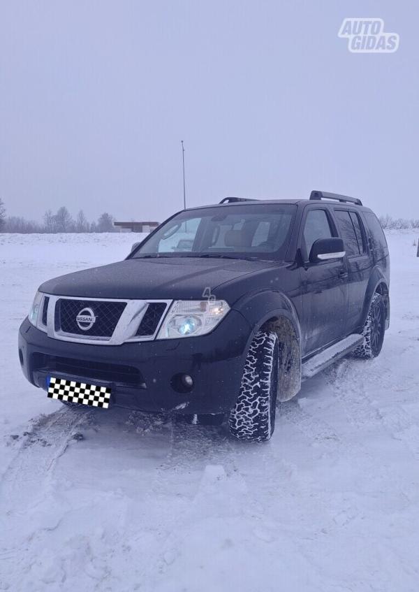 Nissan Pathfinder 2012 in Kaunas, with an engine capacity of 2.50 L and mileage of 380 thousand km for 7600 €, photo 3 on AUTOMOTO.COM.LV