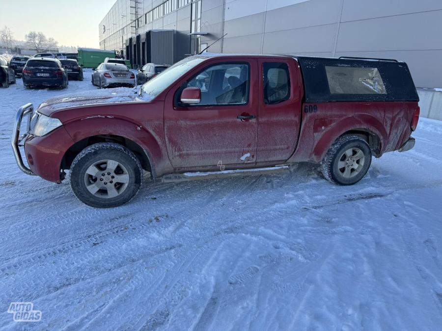 Nissan Pathfinder 2013 in Vilnius, with an engine capacity of 2.50 L and mileage of 335 thousand km for 4500 €, photo 5 on AUTOMOTO.COM.LV