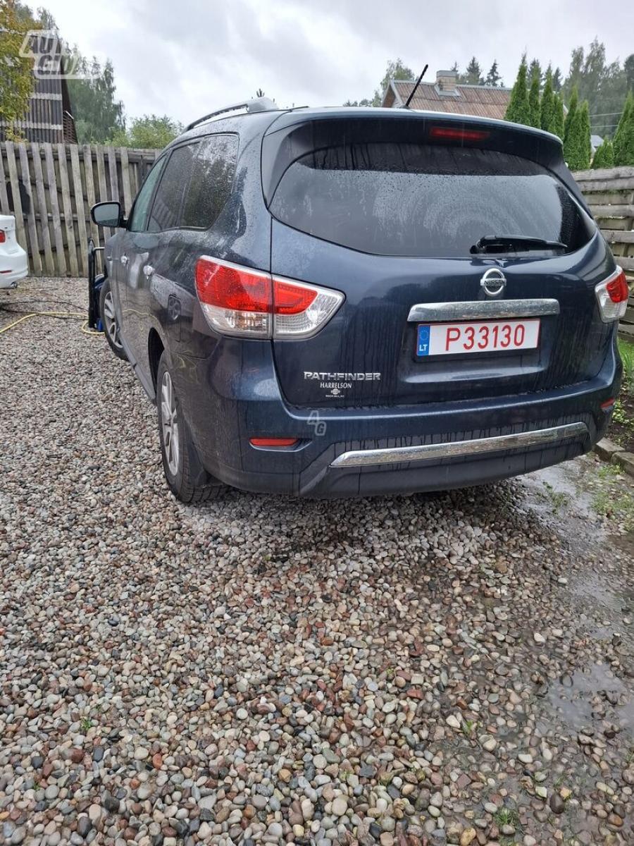 Nissan Pathfinder 2016 in Siauliai, with an engine capacity of 3.50 L and mileage of 294 thousand km for 8000 €, photo 3 on AUTOMOTO.COM.LV