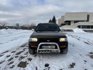 Zaļš Nissan Pathfinder 1999 Viļņa, ar dzinēja tilpumu 3.27 L un nobraukumu 300 tūkst. km par 4500 €, foto 2 vietnē AUTOMOTO.COM.LV