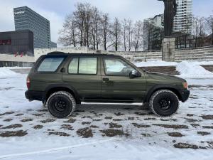 Zaļš Nissan Pathfinder 1999 Viļņa, ar dzinēja tilpumu 3.27 L un nobraukumu 300 tūkst. km par 4500 €, foto 4 vietnē AUTOMOTO.COM.LV
