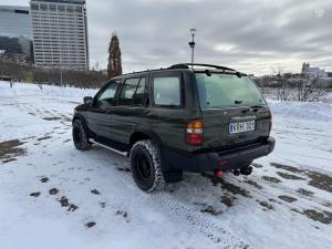 Zaļš Nissan Pathfinder 1999 Viļņa, ar dzinēja tilpumu 3.27 L un nobraukumu 300 tūkst. km par 4500 €, foto 7 vietnē AUTOMOTO.COM.LV