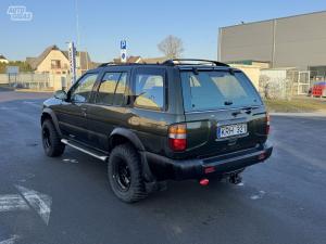 Green Nissan Pathfinder 1999 in Vilnius, with an engine capacity of 3.30 L and mileage of 304 thousand km for 5500 €, photo 4 on AUTOMOTO.COM.LV