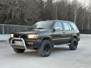Zaļš Nissan Pathfinder 1999 Viļņa, ar dzinēja tilpumu 3.30 L un nobraukumu 304 tūkst. km par 5399 €, foto  vietnē AUTOMOTO.COM.LV