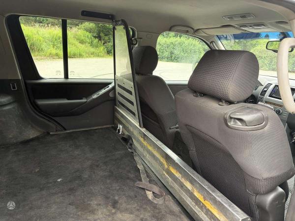 Zaļš Nissan Pathfinder 2006 Viļņa, ar dzinēja tilpumu 2.49 L un nobraukumu 290 tūkst. km par 2500 €, foto 10 vietnē AUTOMOTO.COM.LV