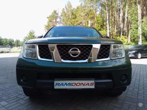Green Nissan Pathfinder 2007 in Jonava, with an engine capacity of 2.49 L and mileage of 286 thousand km for 2900 €, photo 3 on AUTOMOTO.COM.LV