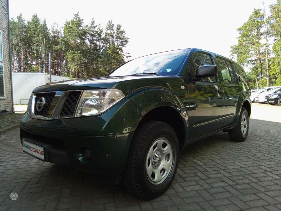 Green Nissan Pathfinder 2007 in Jonava, with an engine capacity of 2.49 L and mileage of 286 thousand km for 2900 €, photo 4 on AUTOMOTO.COM.LV