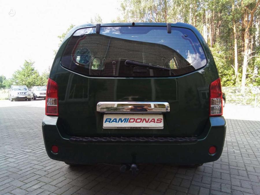 Green Nissan Pathfinder 2007 in Jonava, with an engine capacity of 2.49 L and mileage of 286 thousand km for 2900 €, photo 6 on AUTOMOTO.COM.LV