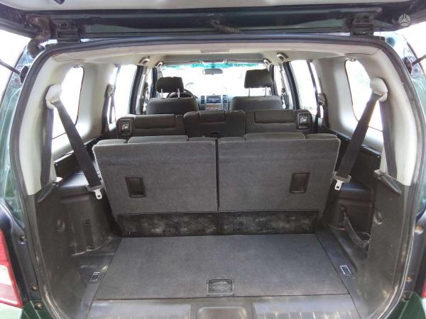 Green Nissan Pathfinder 2007 in Jonava, with an engine capacity of 2.49 L and mileage of 286 thousand km for 2900 €, photo 8 on AUTOMOTO.COM.LV