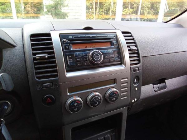 Green Nissan Pathfinder 2007 in Jonava, with an engine capacity of 2.49 L and mileage of 286 thousand km for 2900 €, photo 11 on AUTOMOTO.COM.LV