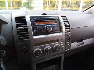 Green Nissan Pathfinder 2007 in Jonava, with an engine capacity of 2.49 L and mileage of 286 thousand km for 2900 €, photo 11 on AUTOMOTO.COM.LV