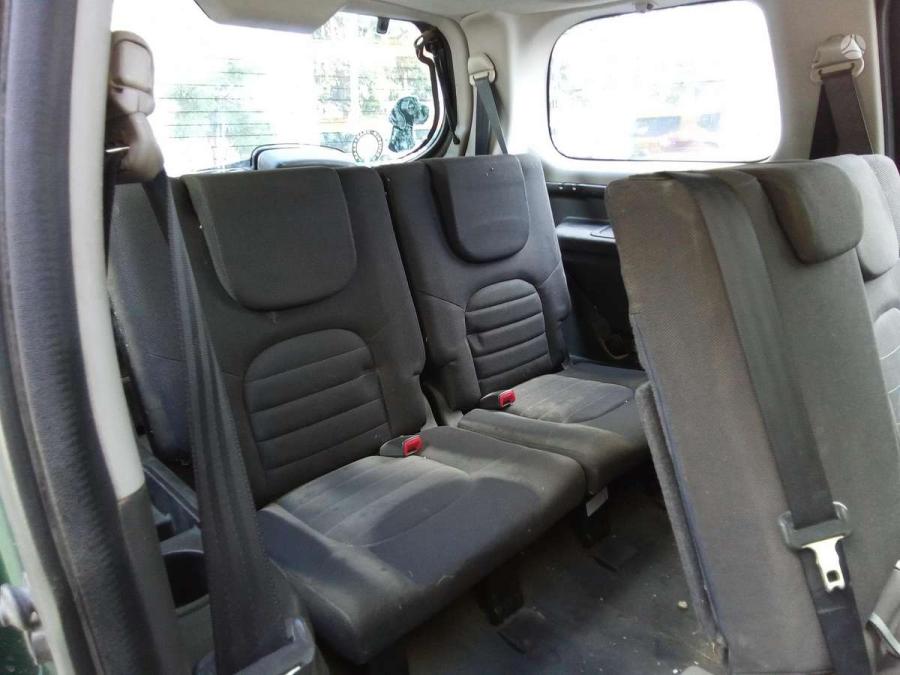 Green Nissan Pathfinder 2007 in Jonava, with an engine capacity of 2.49 L and mileage of 286 thousand km for 2900 €, photo 19 on AUTOMOTO.COM.LV