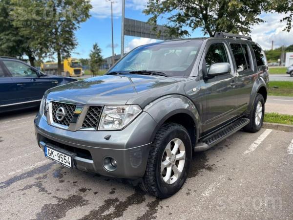 Grey Nissan Pathfinder 2005 in Riga, with an engine capacity of 2.50 L and mileage of 273 thousand km for 4100 €, photo 2 on AUTOMOTO.COM.LV