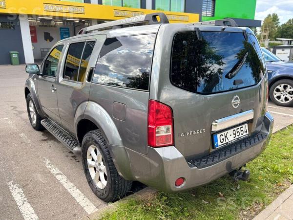 Grey Nissan Pathfinder 2005 in Riga, with an engine capacity of 2.50 L and mileage of 273 thousand km for 4100 €, photo 3 on AUTOMOTO.COM.LV