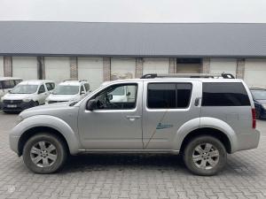 Pelēks Nissan Pathfinder 2005 Kauņa, ar dzinēja tilpumu 2.49 L un nobraukumu 283 tūkst. km par 4700 €, foto 3 vietnē AUTOMOTO.COM.LV