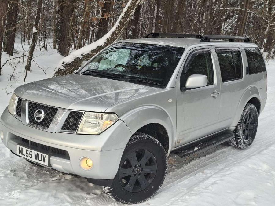 Pelēks Nissan Pathfinder 2005 Šilutė, ar dzinēja tilpumu 2.50 L un nobraukumu 142 tūkst. km par 2800 €, foto 5 vietnē AUTOMOTO.COM.LV