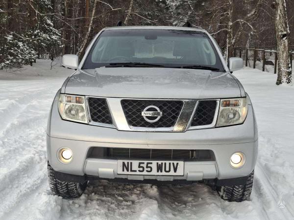 Grey Nissan Pathfinder 2005 in Silute, with an engine capacity of 2.50 L and mileage of 142 thousand km for 2800 €, photo 6 on AUTOMOTO.COM.LV