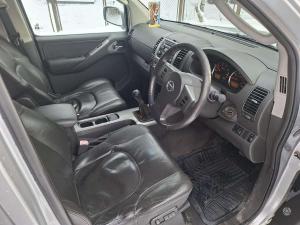 Pelēks Nissan Pathfinder 2005 Šilutė, ar dzinēja tilpumu 2.50 L un nobraukumu 142 tūkst. km par 2800 €, foto 11 vietnē AUTOMOTO.COM.LV