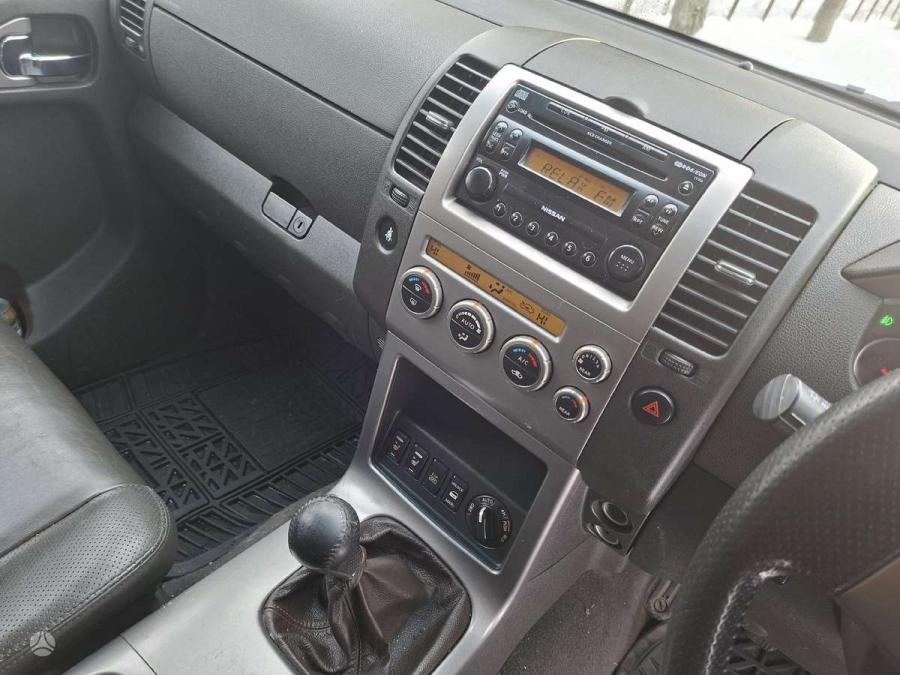 Pelēks Nissan Pathfinder 2005 Šilutė, ar dzinēja tilpumu 2.50 L un nobraukumu 142 tūkst. km par 2800 €, foto 12 vietnē AUTOMOTO.COM.LV