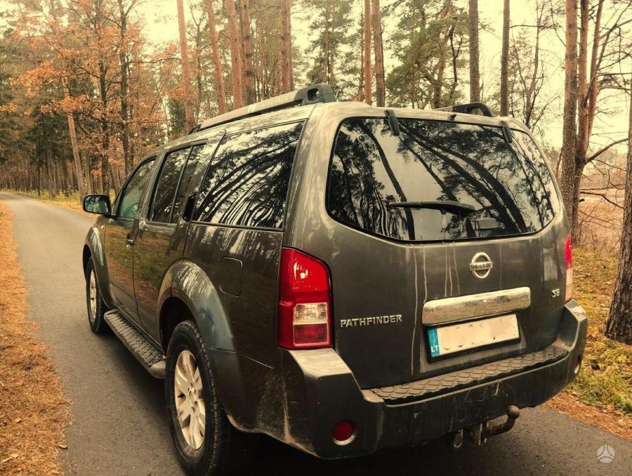 Pelēks Nissan Pathfinder 2005 Joniškis, ar dzinēja tilpumu 0.00 L un nobraukumu 326 tūkst. km par 3000 €, foto 3 vietnē AUTOMOTO.COM.LV
