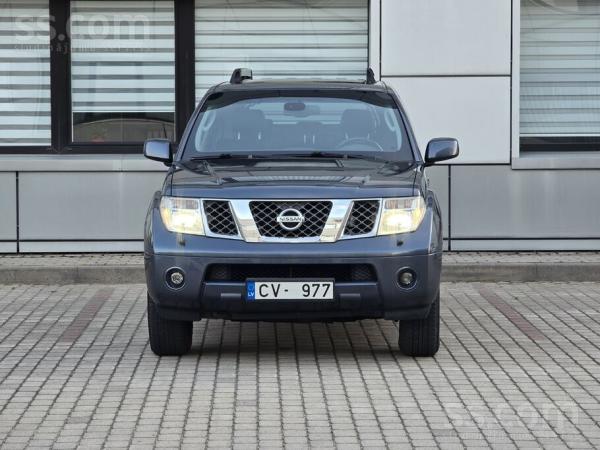 Grey Nissan Pathfinder 2005 in Riga, with an engine capacity of 2.50 L and mileage of 307 thousand km for 5500 €, photo 4 on AUTOMOTO.COM.LV