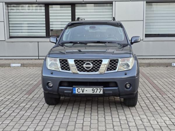 Grey Nissan Pathfinder 2005 in Riga, with an engine capacity of 2.50 L and mileage of 307 thousand km for 5500 €, photo 5 on AUTOMOTO.COM.LV