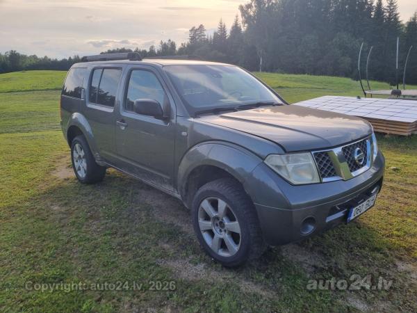Grey Nissan Pathfinder 2005 in Otepaa, with an engine capacity of 2.50 L and mileage of 0 thousand km for 1399 €, photo 2 on AUTOMOTO.COM.LV