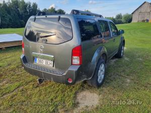 Grey Nissan Pathfinder 2005 in Otepaa, with an engine capacity of 2.50 L and mileage of 0 thousand km for 1399 €, photo 5 on AUTOMOTO.COM.LV