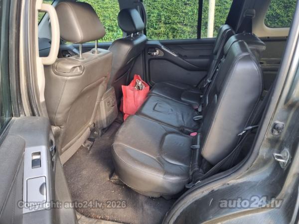 Grey Nissan Pathfinder 2005 in Otepaa, with an engine capacity of 2.50 L and mileage of 0 thousand km for 1399 €, photo 6 on AUTOMOTO.COM.LV