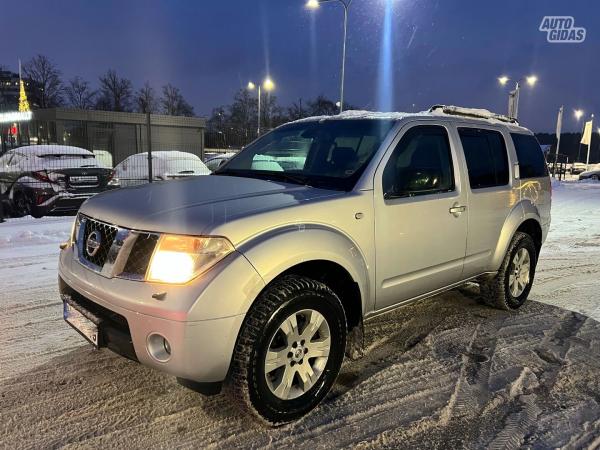 Pelēks Nissan Pathfinder 2006 Viļņa, ar dzinēja tilpumu 2.50 L un nobraukumu 260 tūkst. km par 3850 €, foto 1 vietnē AUTOMOTO.COM.LV