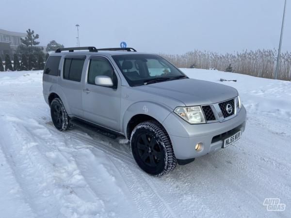 Pelēks Nissan Pathfinder 2006 Klaipėda, ar dzinēja tilpumu 2.50 L un nobraukumu 143 tūkst. km par 2999 €, foto 5 vietnē AUTOMOTO.COM.LV
