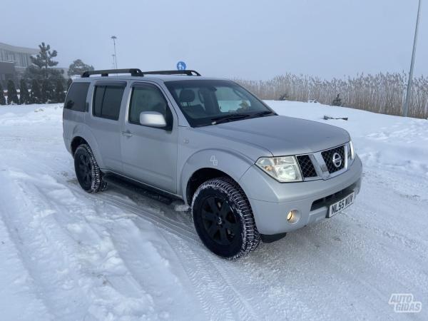Grey Nissan Pathfinder 2006 in Klaipeda, with an engine capacity of 2.50 L and mileage of 145 thousand km for 2500 €, photo 3 on AUTOMOTO.COM.LV