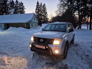 Grey Nissan Pathfinder 2006 in Vilnius, with an engine capacity of 2.50 L and mileage of 395 thousand km for 2950 €, photo  on AUTOMOTO.COM.LV