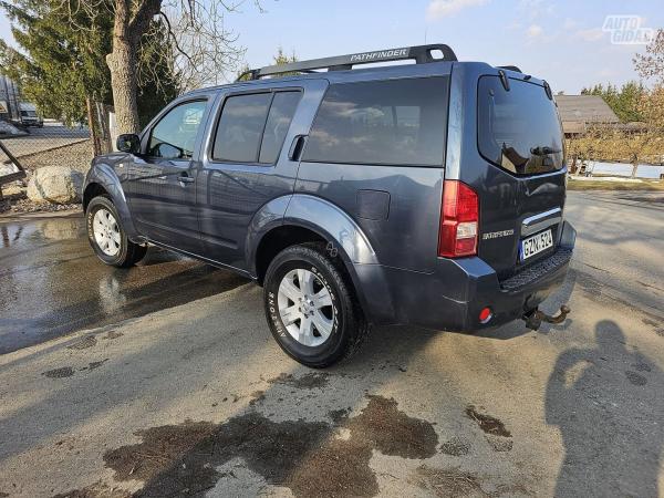 Pelēks Nissan Pathfinder 2006 Kauņa, ar dzinēja tilpumu 2.50 L un nobraukumu 270 tūkst. km par 4300 €, foto 2 vietnē AUTOMOTO.COM.LV