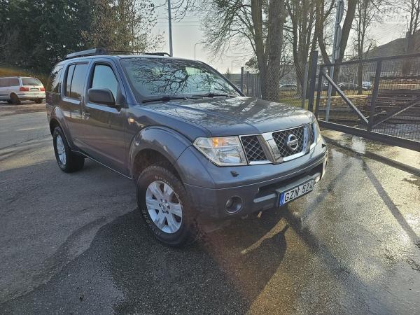 Pelēks Nissan Pathfinder 2006 Kauņa, ar dzinēja tilpumu 2.50 L un nobraukumu 270 tūkst. km par 4300 €, foto 3 vietnē AUTOMOTO.COM.LV