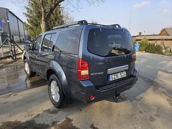 Pelēks Nissan Pathfinder 2006 Kauņa, ar dzinēja tilpumu 2.50 L un nobraukumu 270 tūkst. km par 4300 €, foto 6 vietnē AUTOMOTO.COM.LV