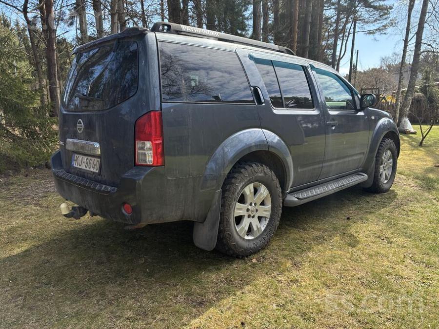 Pelēks Nissan Pathfinder 2006 Jūrmala, ar dzinēja tilpumu 2.50 L un nobraukumu 270 tūkst. km par 5450 €, foto 6 vietnē AUTOMOTO.COM.LV