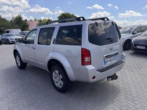 Grey Nissan Pathfinder 2006 in Taurage, with an engine capacity of 2.49 L and mileage of 336 thousand km for 5500 €, photo 5 on AUTOMOTO.COM.LV