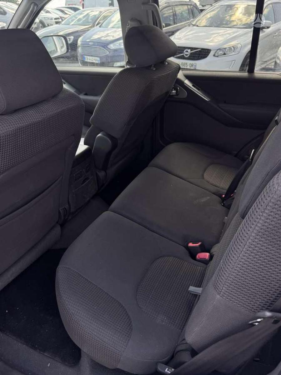 Grey Nissan Pathfinder 2006 in Taurage, with an engine capacity of 2.49 L and mileage of 336 thousand km for 5500 €, photo 10 on AUTOMOTO.COM.LV