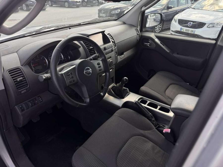 Grey Nissan Pathfinder 2006 in Taurage, with an engine capacity of 2.49 L and mileage of 336 thousand km for 5500 €, photo 11 on AUTOMOTO.COM.LV